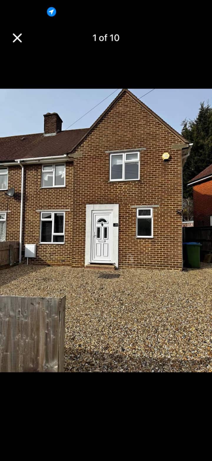 Outer Circle House - 3 Beds, In View Of Hospital - Southampton, UK