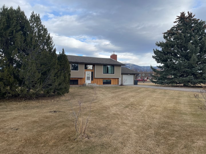 Bridger Mountain Views With All The Amenities! - Bozeman, MT