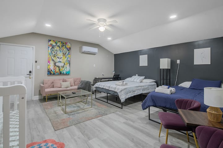 2-beds Studio I Crib I Kitchenette & Dining Area - Fayetteville, NC