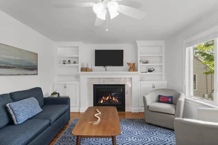 Narragansett Beach House- Across From Narrow River - Narragansett, RI