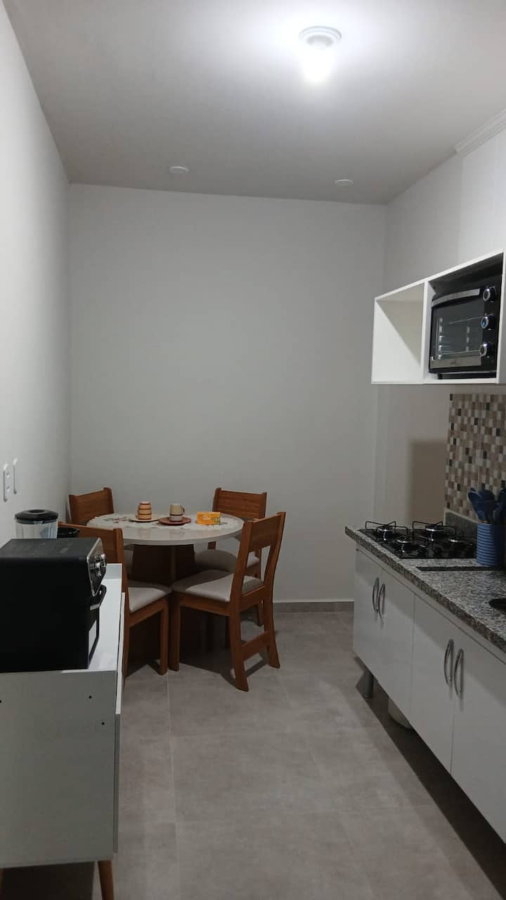 Studio 4! Aconchegante 28m2! Cozinha Wi-fi Garagem - Aparecida