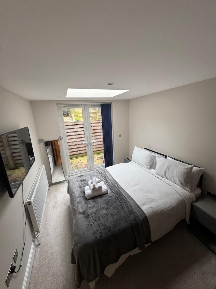 Modern 1br Flat Near Watford Junction Sleeps 4 - Watford