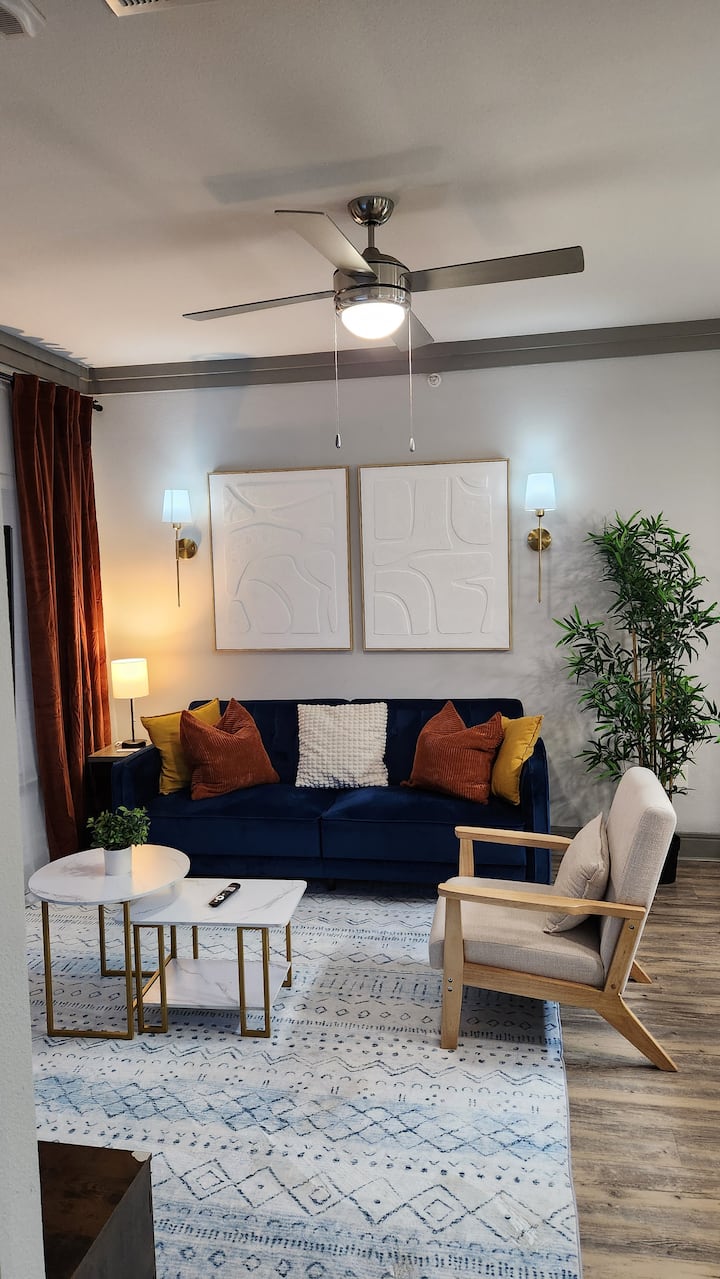 Stylish Luxury Retreat | 1 Bedroom | Craig Ranch - 麥金尼