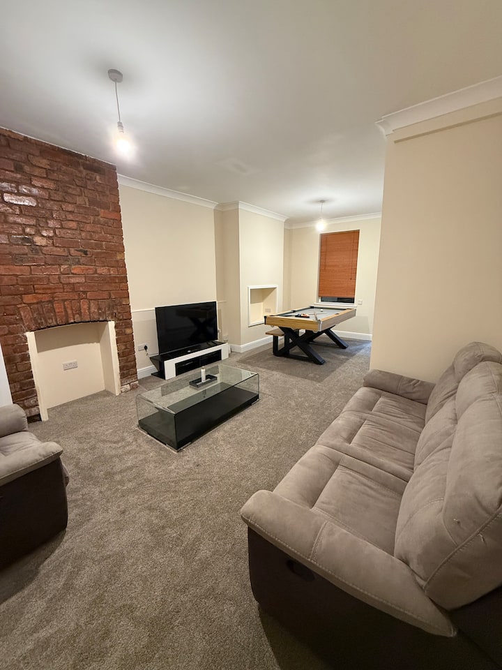 Spacious Cosy House Free Parking Close To City - York, UK