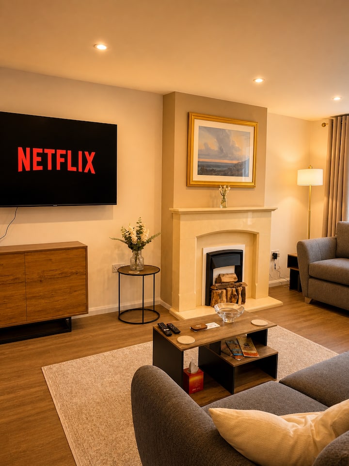Spacious Corby House | Sleeps 8 | Patio & Bbq - Corby