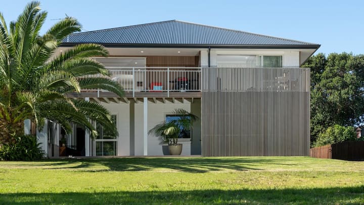 Beach Out Front, Golf Out Back - Tauranga