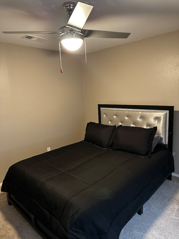 Beautiful, Cozy, 2 Bedroom And 1.5 Bathrooms. - Cedar Hill, TX