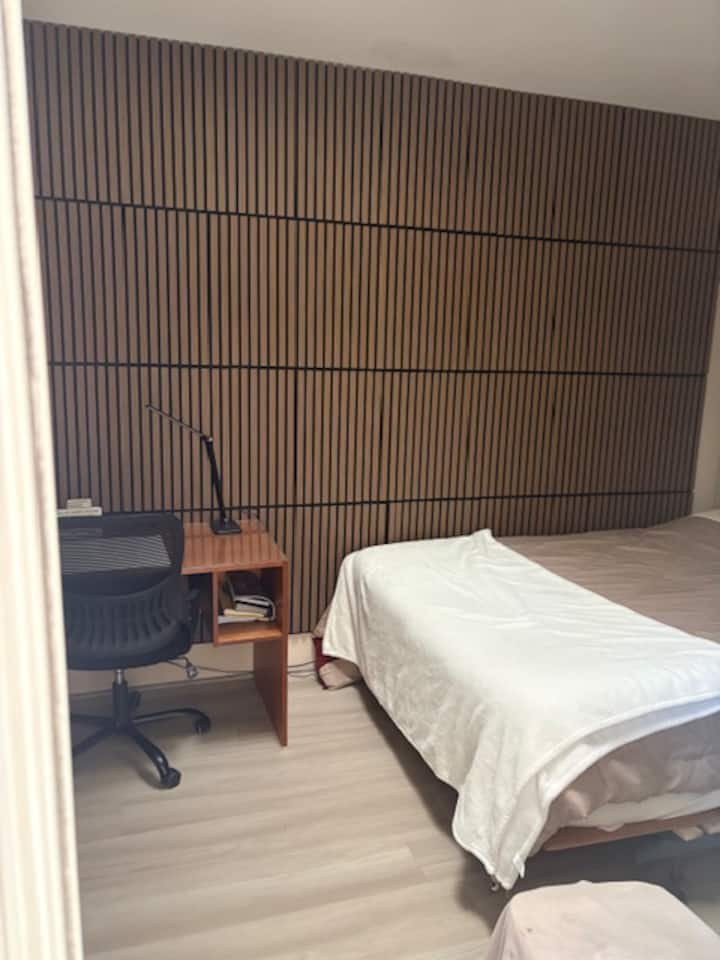 Large Studio, Ac, Shared Bath, Walk To Work & Shop - Palo Alto, CA