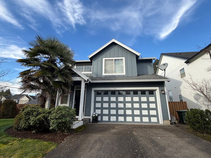 Minutes To Tanasbourne Mall, Costco, Nike, & Intel - Beaverton, OR