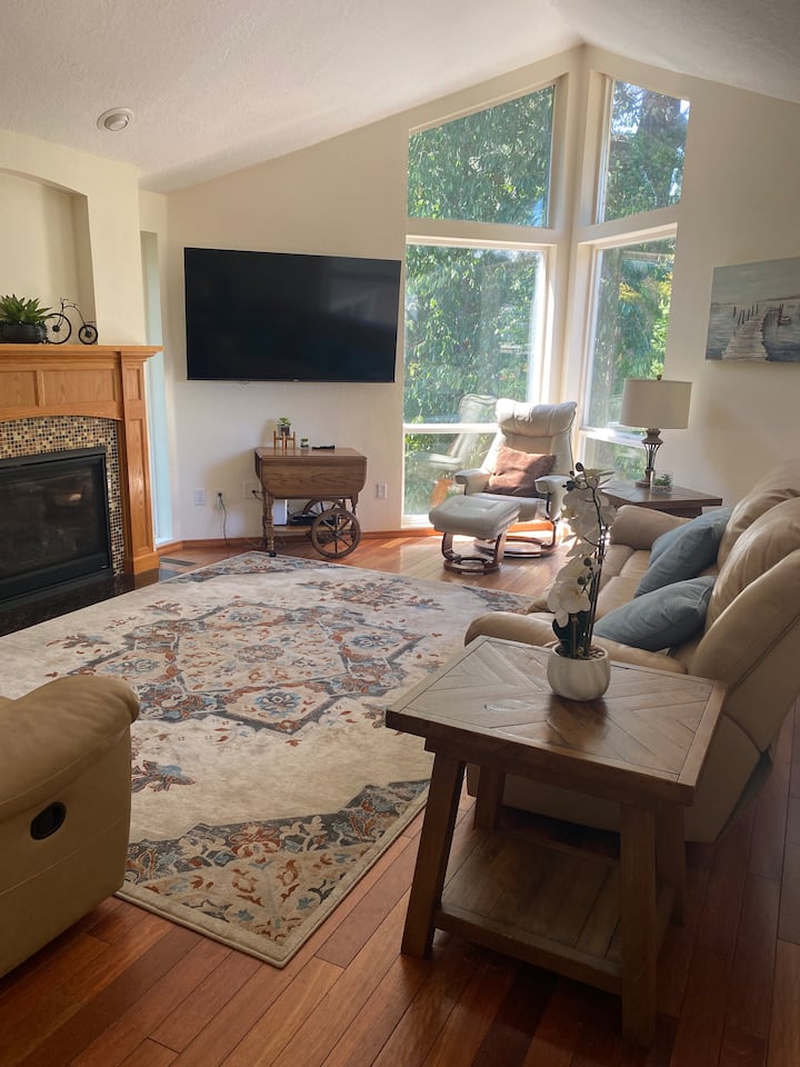 Serene Heaven! Nw Salem, 3 Beds 2 Bath Takes Pets. - Salem, OR