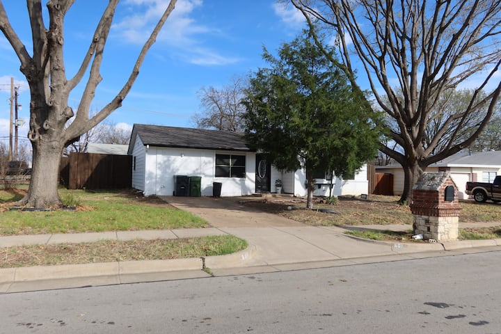 4br Home | 10 Min To At&t - Arlington, TX