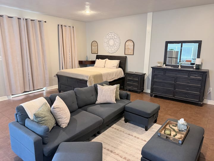 Cozy Guest House - Houston, TX