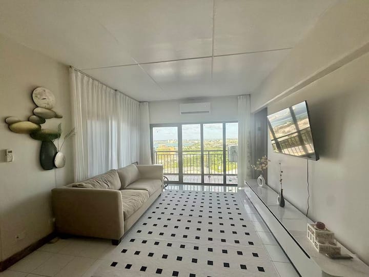 $3000/month Great Oceanview/cityview With Balcony - Guam