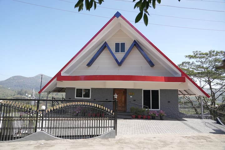 Riotexas Summer Palace - Kuttikkanam