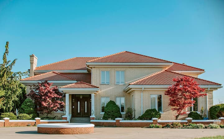 Private Estate Family Suite | 48 Acres Wine Region - Lakeshore