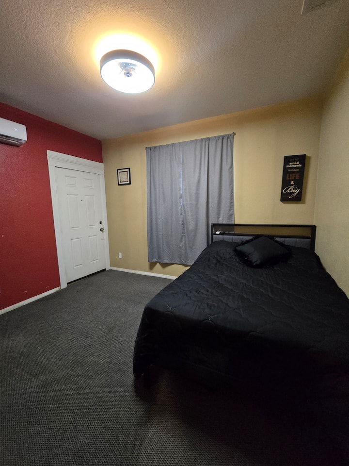 Cozy Apt 3 Miles To Coachella Fest - Coachella, CA