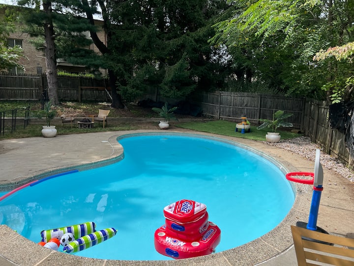 Private Basement, 2 Rooms, Bath, Living Area &Pool - Bel Air, MD