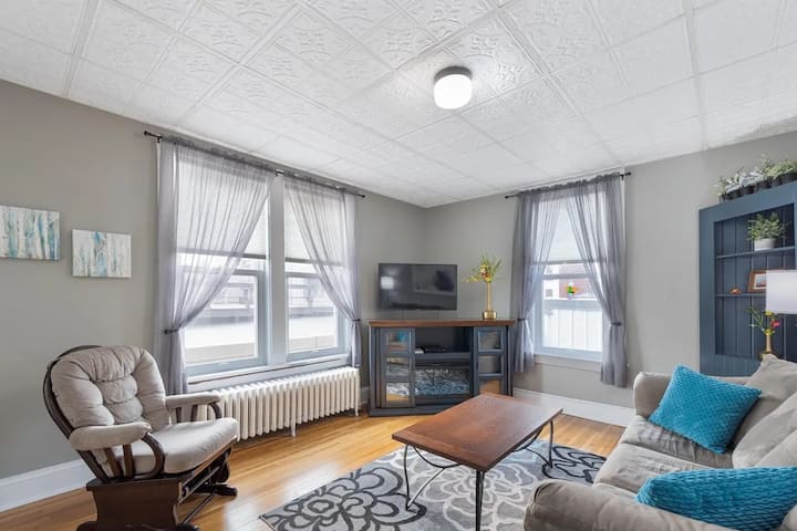 *Unit 205 True North: Downtown Retreat, 1-bedroom - Two Harbors, MN