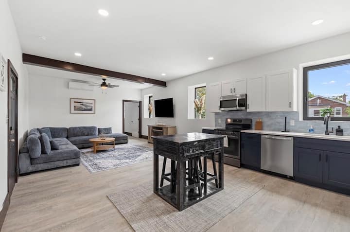 Luxury 2 Bedroom Apartment In Bevo St Louis - Kirkwood, MO
