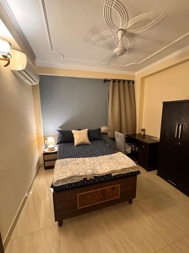 Luxury 2bhk Near Aiims, Green Park & Deer Park. - New Delhi