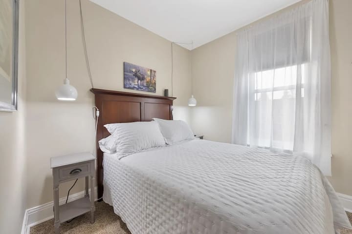 *Unit 206 Agate Bay: Downtown Retreat, 1-bedroom - Two Harbors, MN