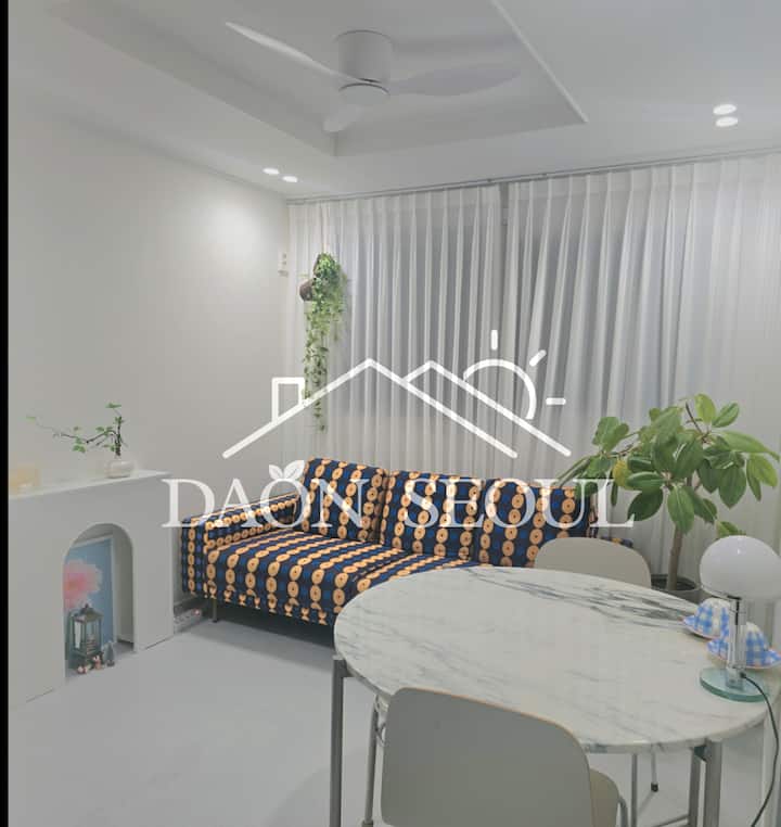 다온(Open Sale)
무료짐보관/경복궁5분/서촌/인사동/명동/동대문ddp15분 - Seoul