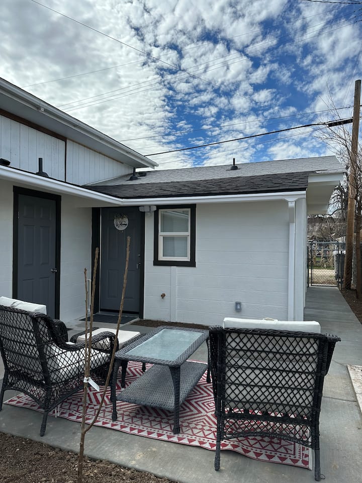 New Professional Guest House - Affordable Luxury! - Nampa, ID