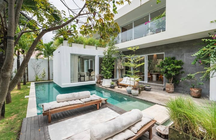 Luxury 3br Villa With Pool, Sauna & Garden - Canggu