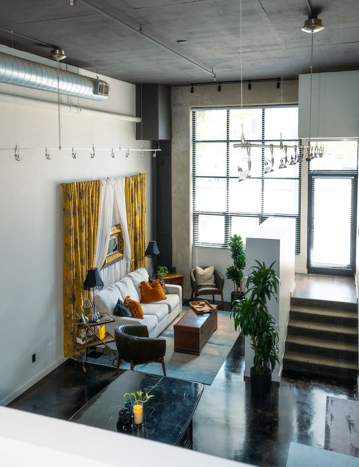 Chic Urban Loft - Downtown's Private Stylish Stay - San Diego, CA