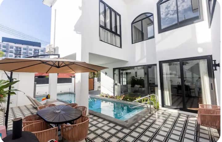 Lune&palm Waterfall Pool Villa, 芭提雅市区6卧7卫新别墅，私密性好 - Pattaya City