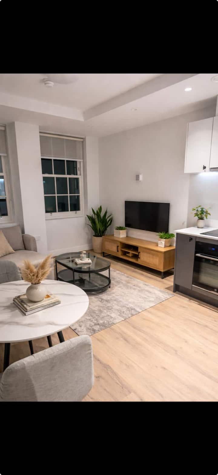 Stay At The Extravagant Dolphin Square Pimlico. - Londres