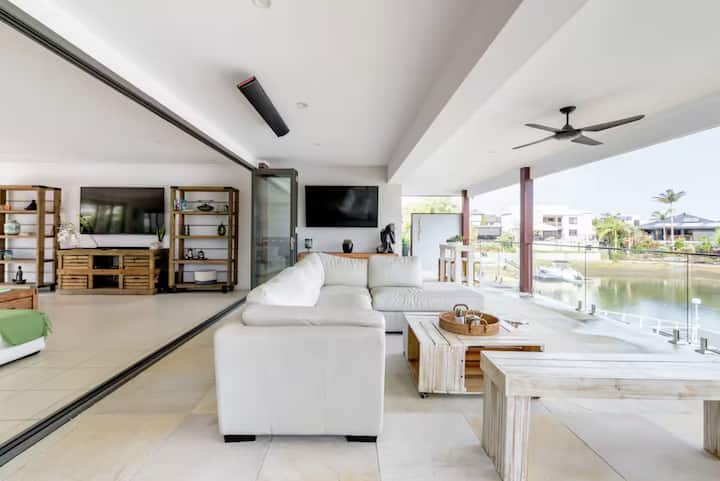 Awesome Waterfront Home Near Carrara Stadium - Gold Coast