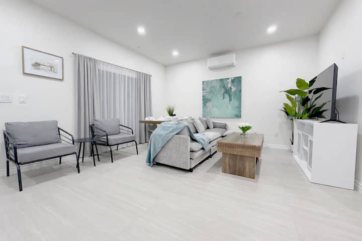 New Built| Disneyland| Anaheim Cc|2bd 2ba| Sleep 7 - Anaheim, CA