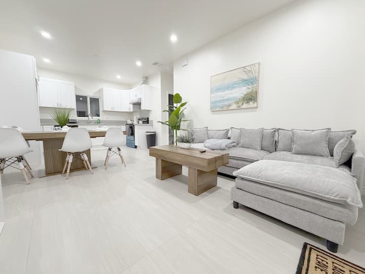 Sleep 8| New Build 2bd 2ba| Disneyland|anaheim Cc - Cypress, CA