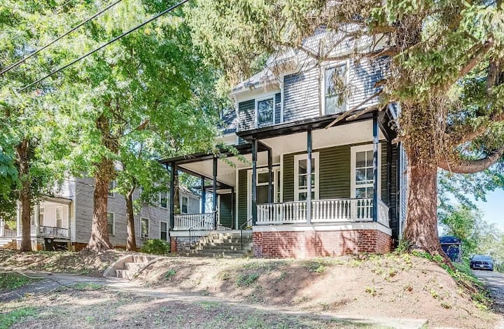 Historic 1887 Victorian, Brigid’s House - Lynchburg, VA
