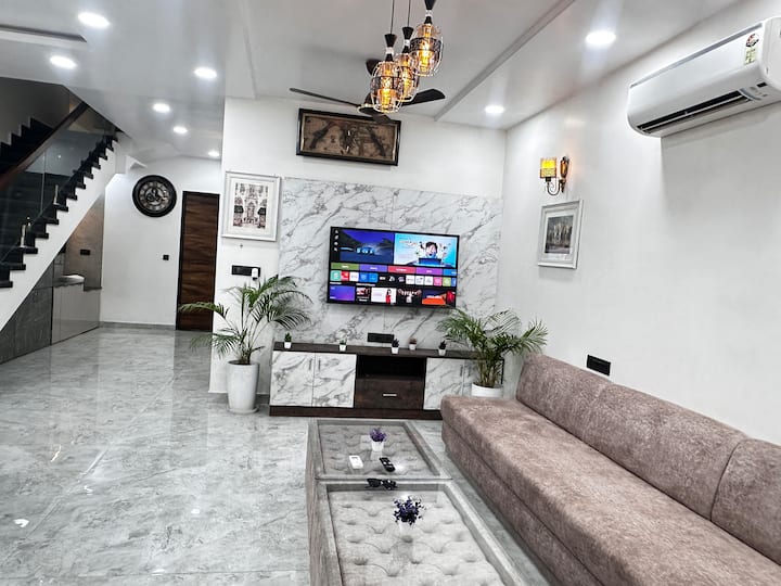 New Modern Villa | Big Rooms & Peaceful Stay - Jaipur