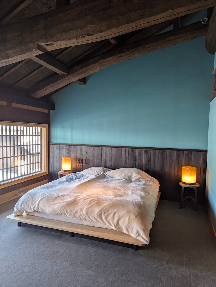 中屋旅館｜Stay In  160-year-old Japanese Inn + Sake Bar - Lake Biwa
