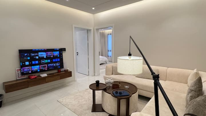 شقة غرفتين نوم بتصميم فاخر، صالة جلوس - بدخول ذكي - Jeddah