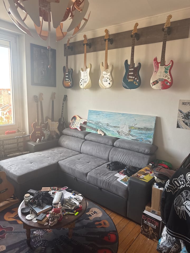 Situé à Proximité De Tous Commerces Et Transports - Besançon