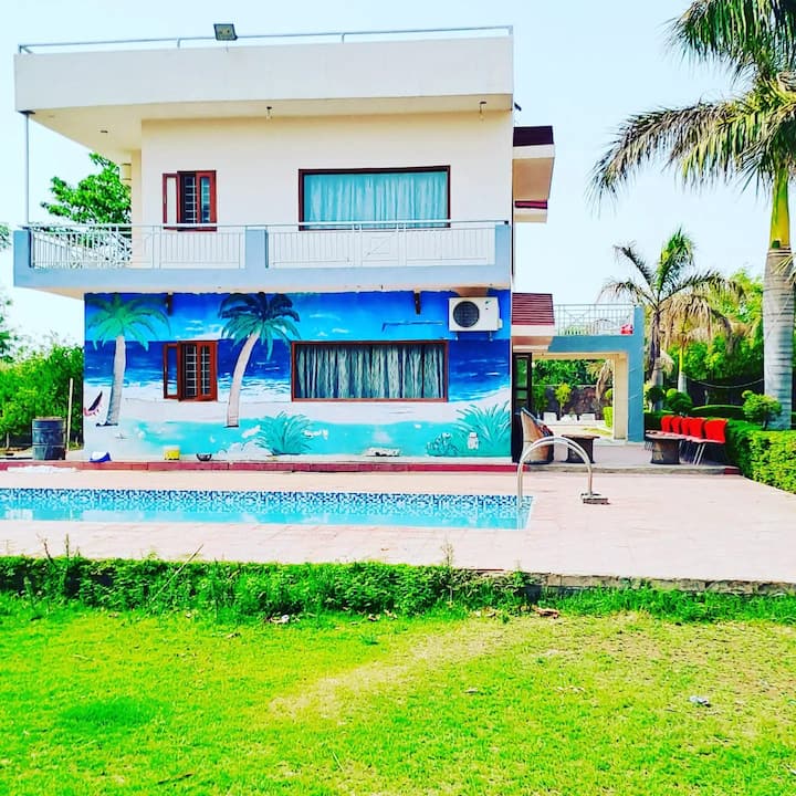 Luxury Private Pool Farmhouse | Party Friendly - Gurgaon