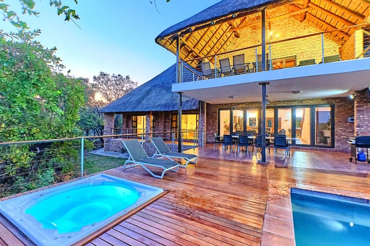 7-bed Bush Lodge With Pool, Hot Tub And Jacuzzi - Bela-Bela