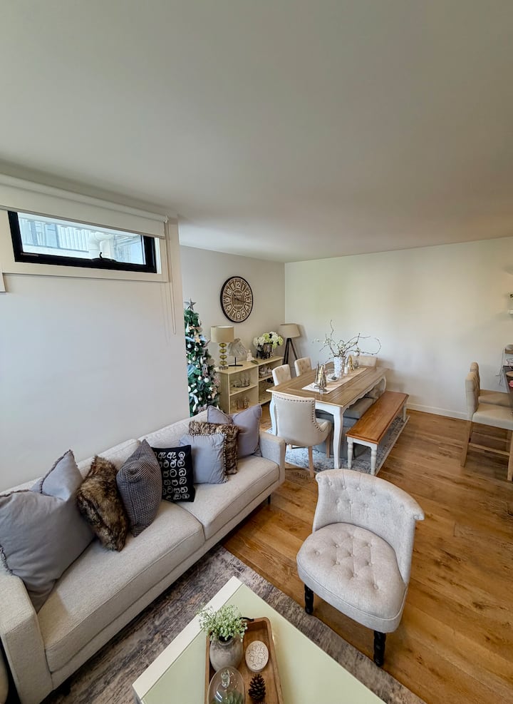 Room In A Charming Townhouse Hideaway - Box Hill