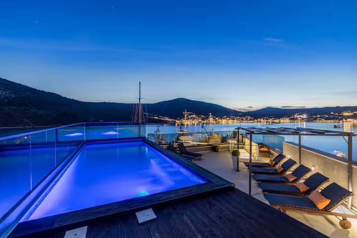 Luxury Beach Villa | Rooftop Pool | Villa Vinišće - Seget Vranjica