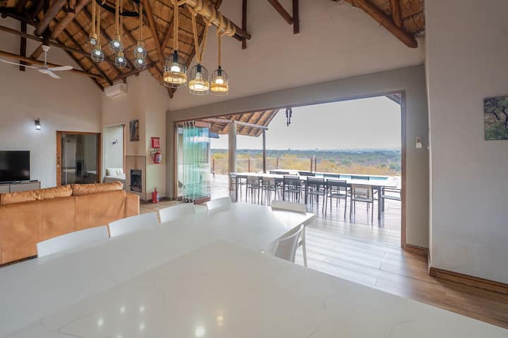 Nyala View With 7 Bedrooms, 15 Guests & Views - Bela-Bela