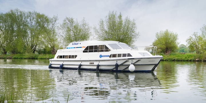 Stylish 3 Bedroom Houseboat On The River Thames - Wallingford