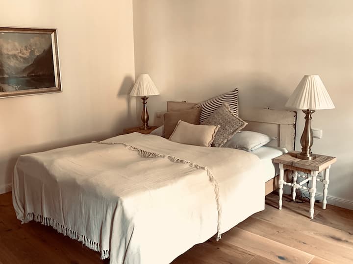 Undfein Boutique Studios: Home - Mondsee