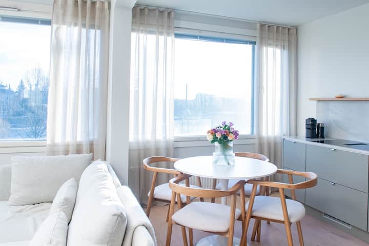 Upea Kaksio Järvimaisemalla Ydinkeskustassa - Hattula