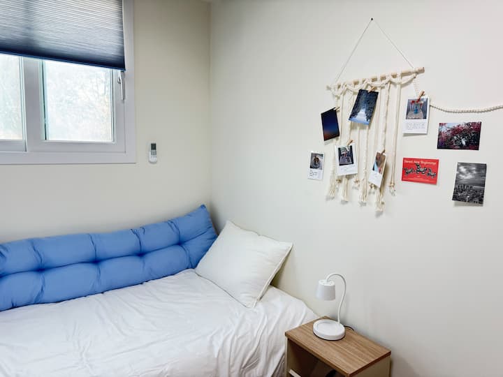 머무르는 장소로(Jangso-ro Stay) - Jeju-si