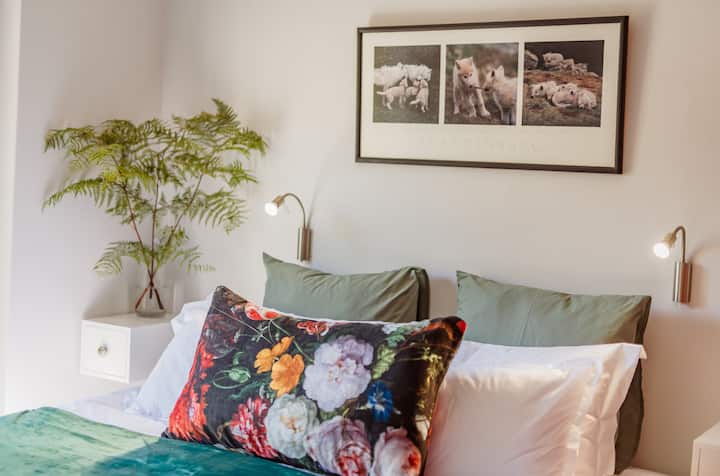 Central Stellenbosch Apartment With Secure Parking - Stellenbosch