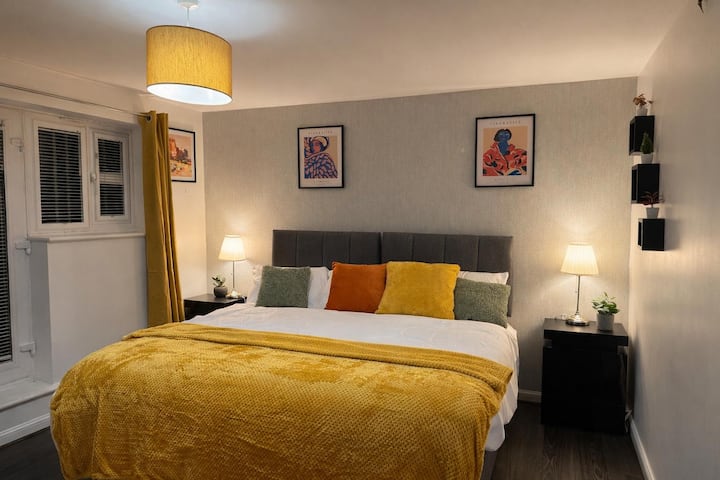 4 Br House - 2 X Parking - Contractors - Wi-fi - Gloucestershire